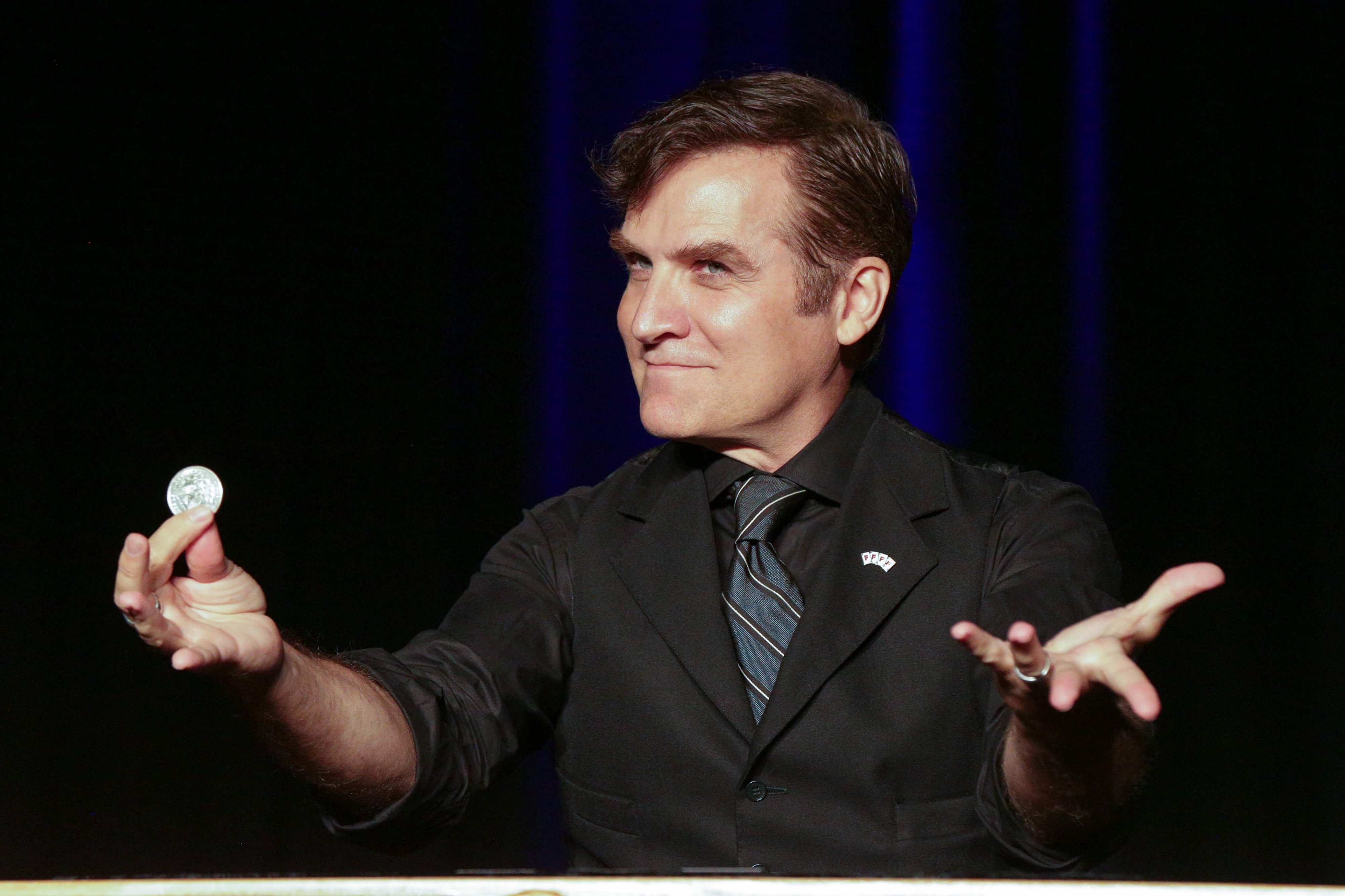 NYC Family Magic Show | Broadway Magic Hour | New York City Magician